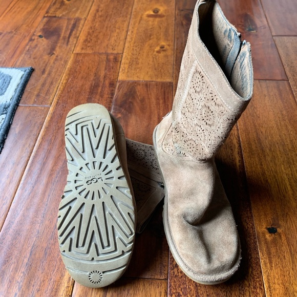UGG | Shoes | Uggs Flower Printed | Poshmark